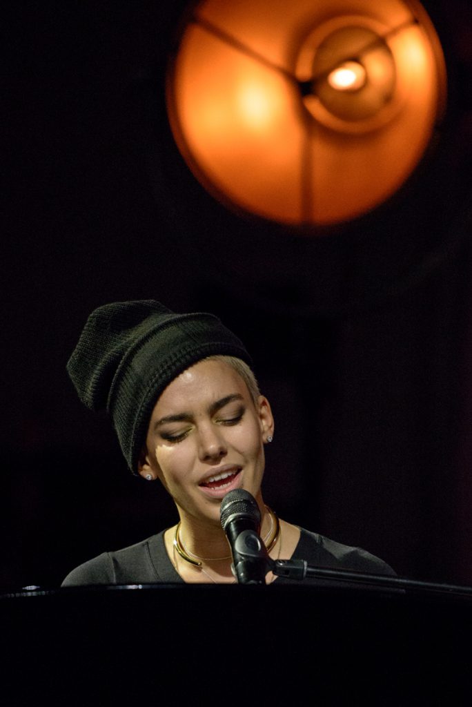 Frida Gold - elitepix